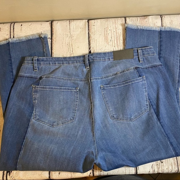 Elliott & Vine | Jeans | Elliott Vine Two Tone Raw Hem Crop Jeans ...